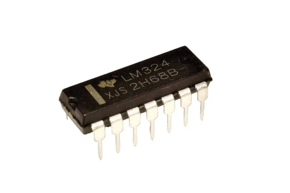 LM324 IC – (Quad Op-Amp) DIP-14 | Gravity for Electronics